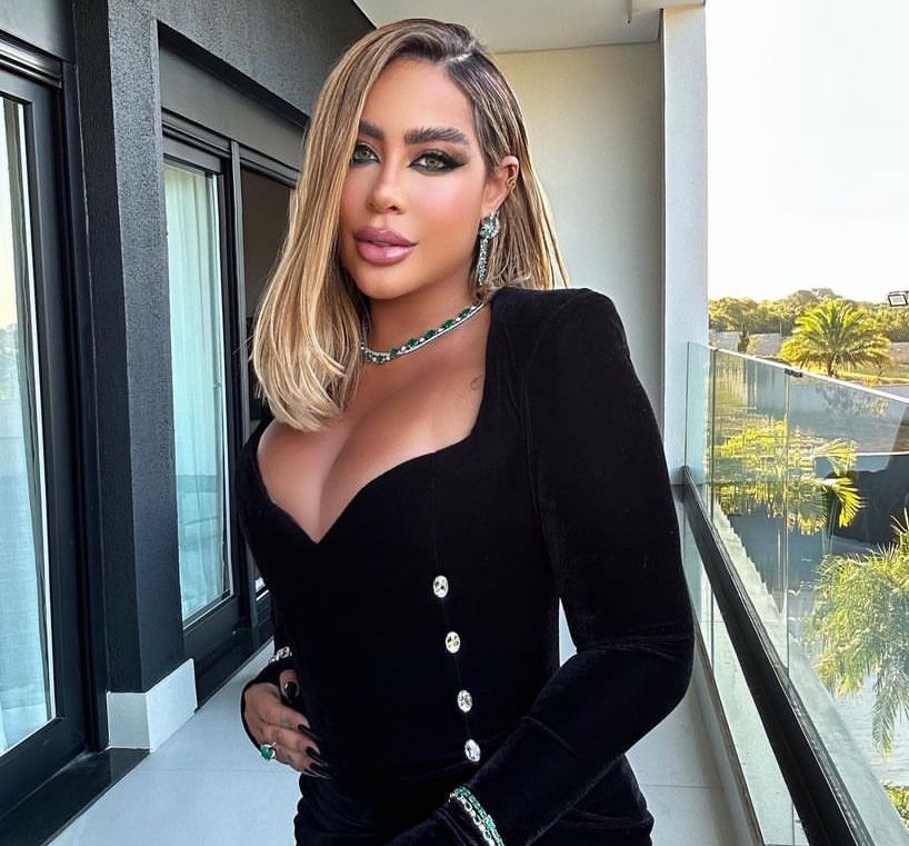 Rafaella Santos, irmã de Neymar, leva fora de jogador durante leilão ... Rafaella Santos, irmã de Neymar, leva fora de jogador durante leilão ...